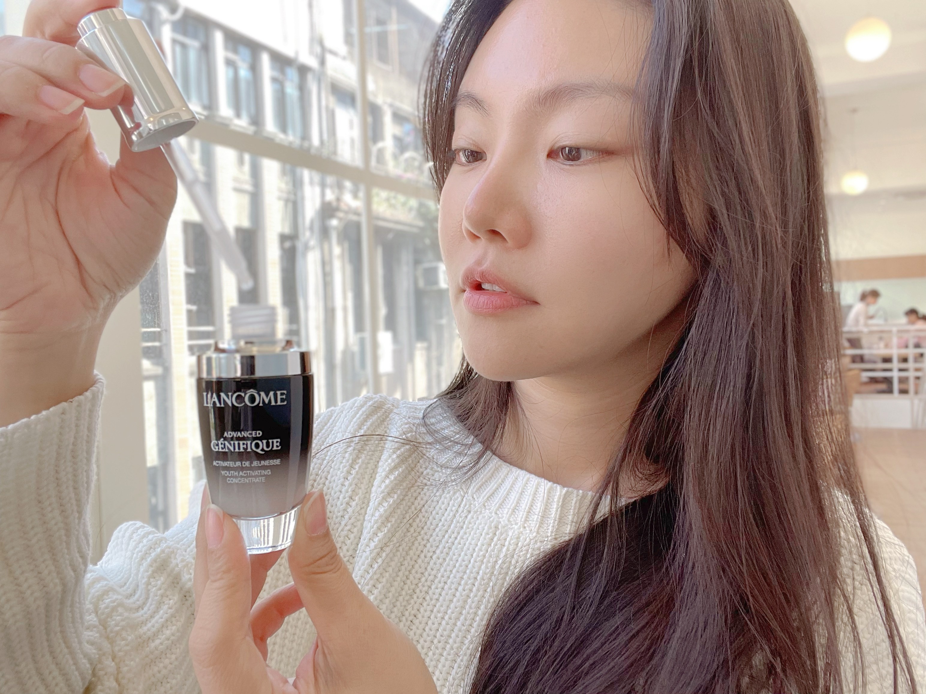 蘭蔻小黑瓶功效有哪些？瞭解小黑瓶穩坐保養神壇的秘密｜Laura×親子生活⧓媽咪保養 | 媽咪拜MamiBuy